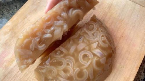 厨师朋友教我的猪皮冻家常做法,步骤详细,鲜香Q弹下酒又下饭
