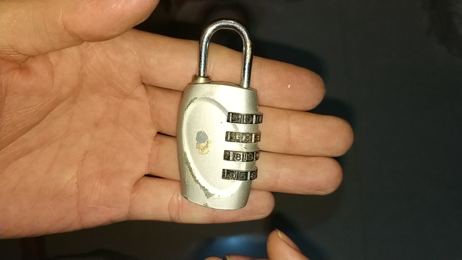 密码锁的密码忘记了怎么办?别急,看看视频,包教包会。