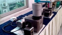 升降左右摇摆型分割器的工作原理