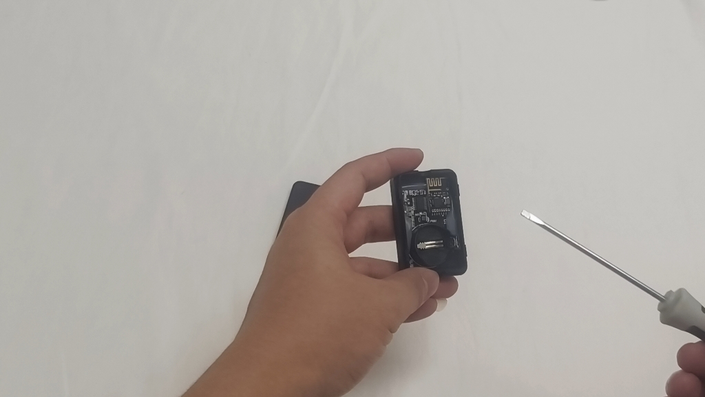 无线发射模块如何正确更换电池
