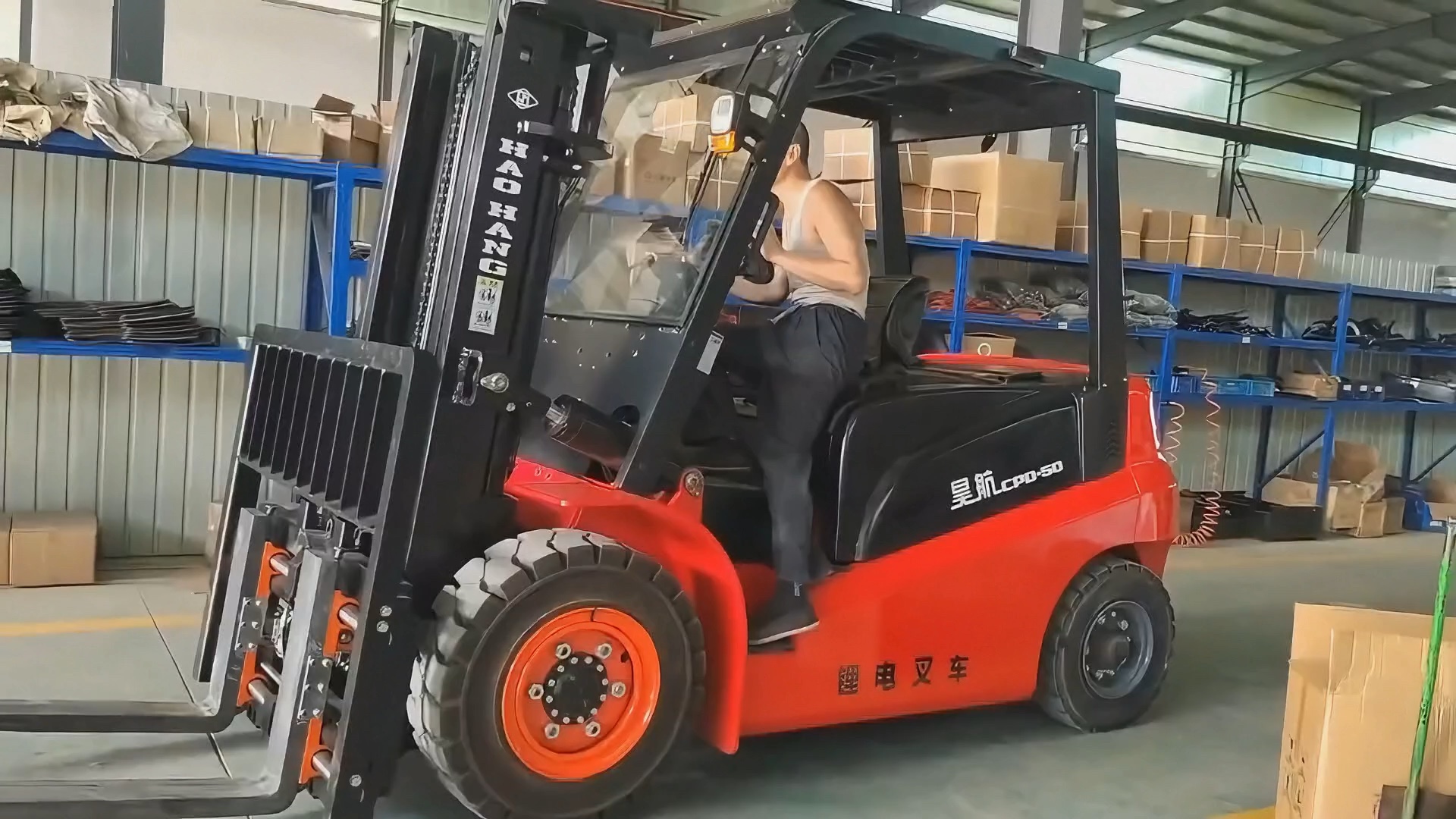 昊航5吨大容量锂电池电动叉车|高效续航·智领工业新势力