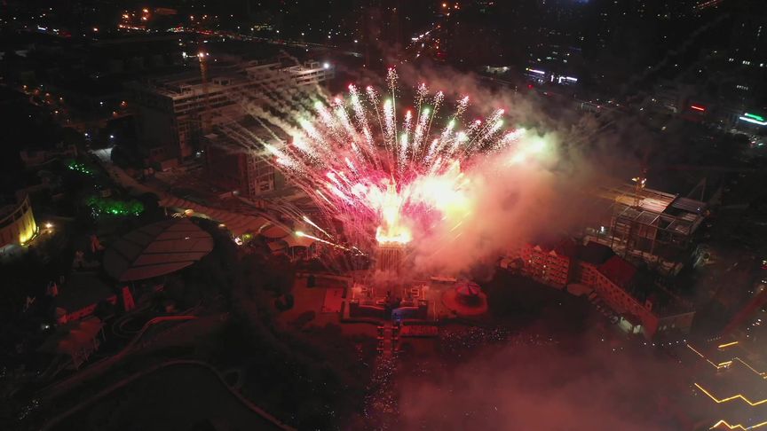 长沙最浪漫的零点倒计时跨年烟花秀,最疯狂的喷雪电音狂欢趴