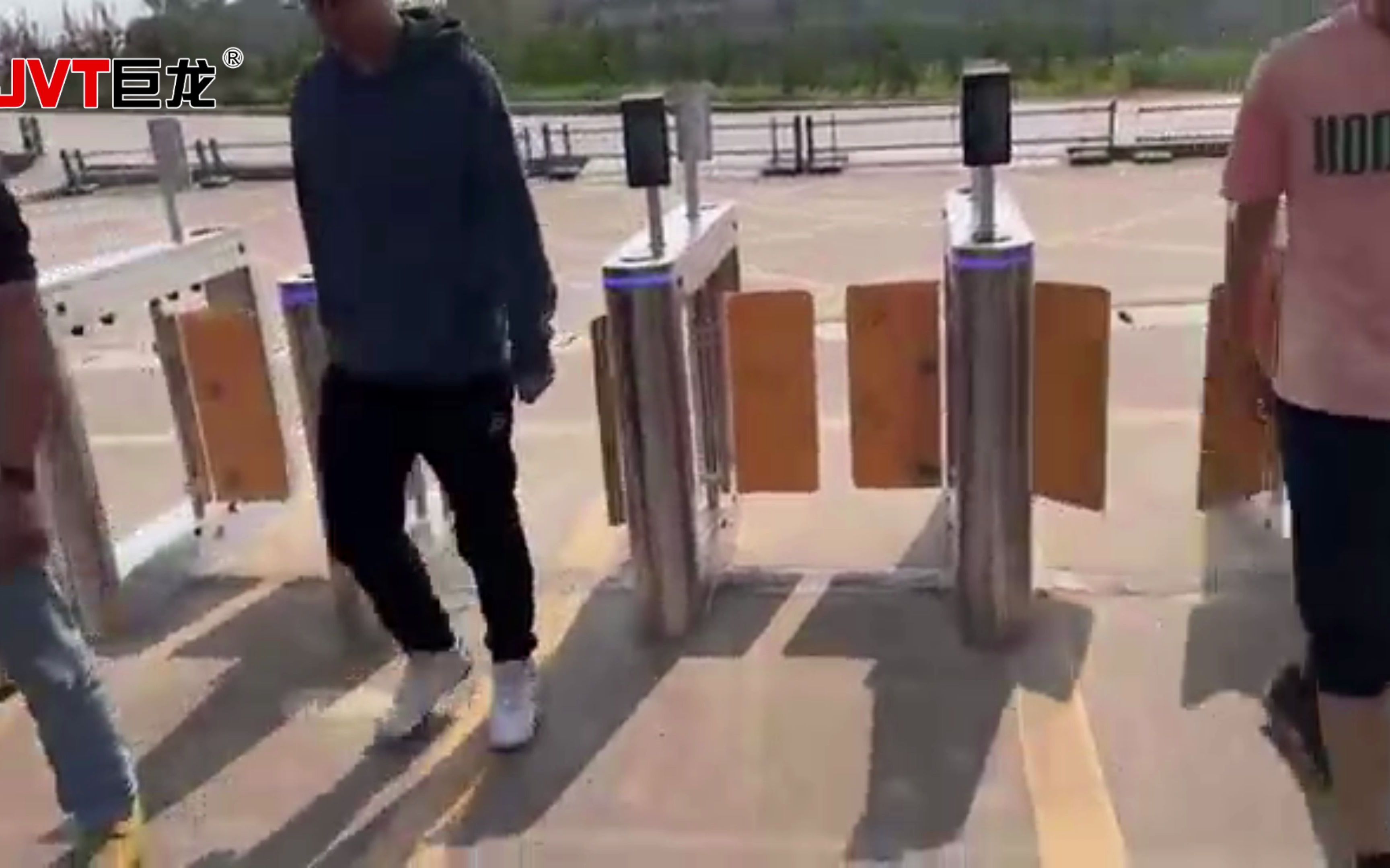 巨龙创视智慧校园电子门禁厂家-人脸识别门禁闸机支持二次开发