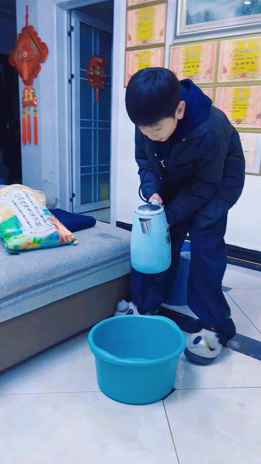 ...、桂枝、女贞子、花椒、柏壳、杜仲片、独活、桑枝、桂皮、陈皮、...