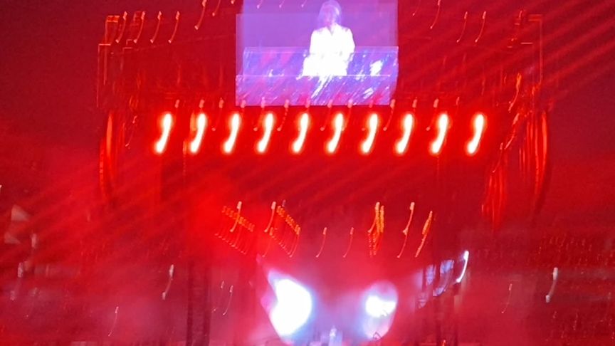 #火星人 #华晨宇演唱会 #现场版live #这些演出现场真的太炸了