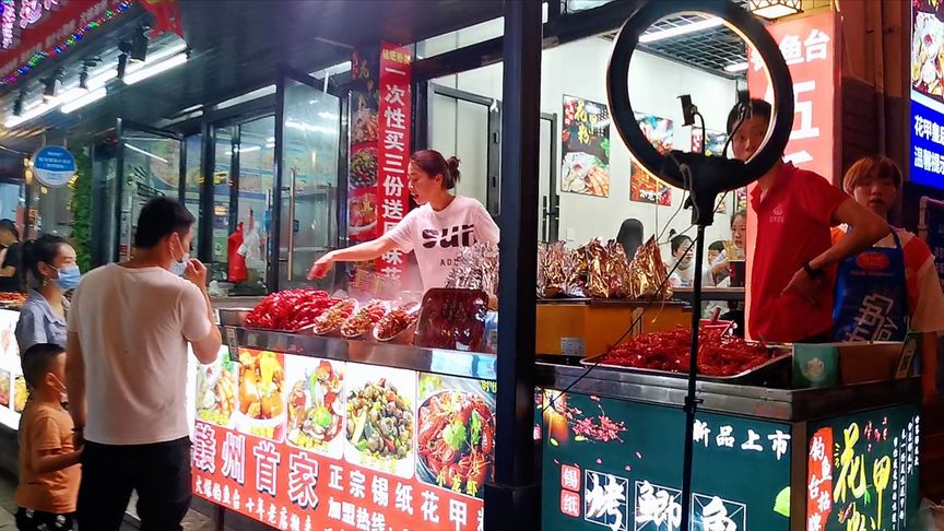 赣州渔湾里网红美食街,很多从来没见过的小吃,美味太多走不出来