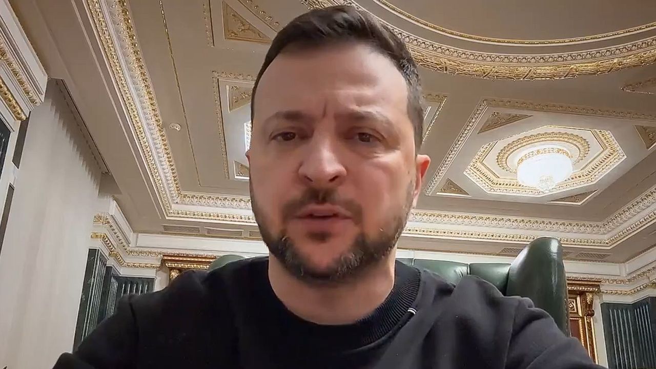 泽连斯基痛批西方:俄罗斯袭击我们的每枚导弹都有你们制造的部件