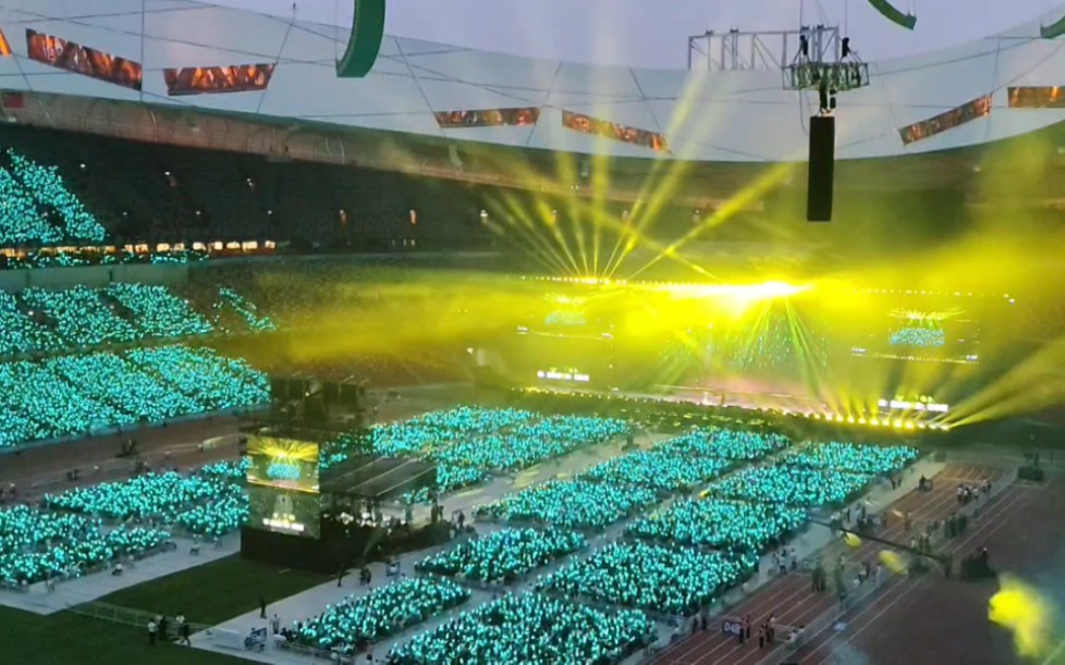 凤凰传奇鸟巢演唱会《我从草原来》大合唱开始前奏 看台声音最佳