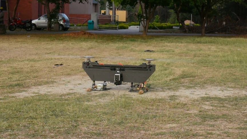 能拉10KG铁块的双螺旋浆直升机,全皮带传动,制作很简单。