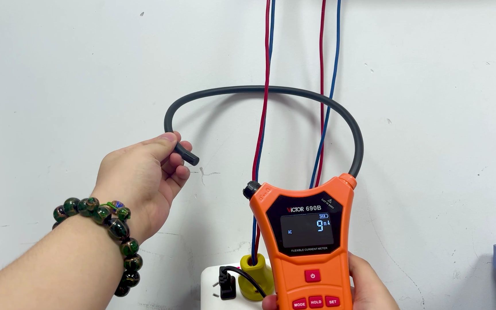 胜利仪器VICTOR 690B柔性线圈大电流漏电流钳表简介