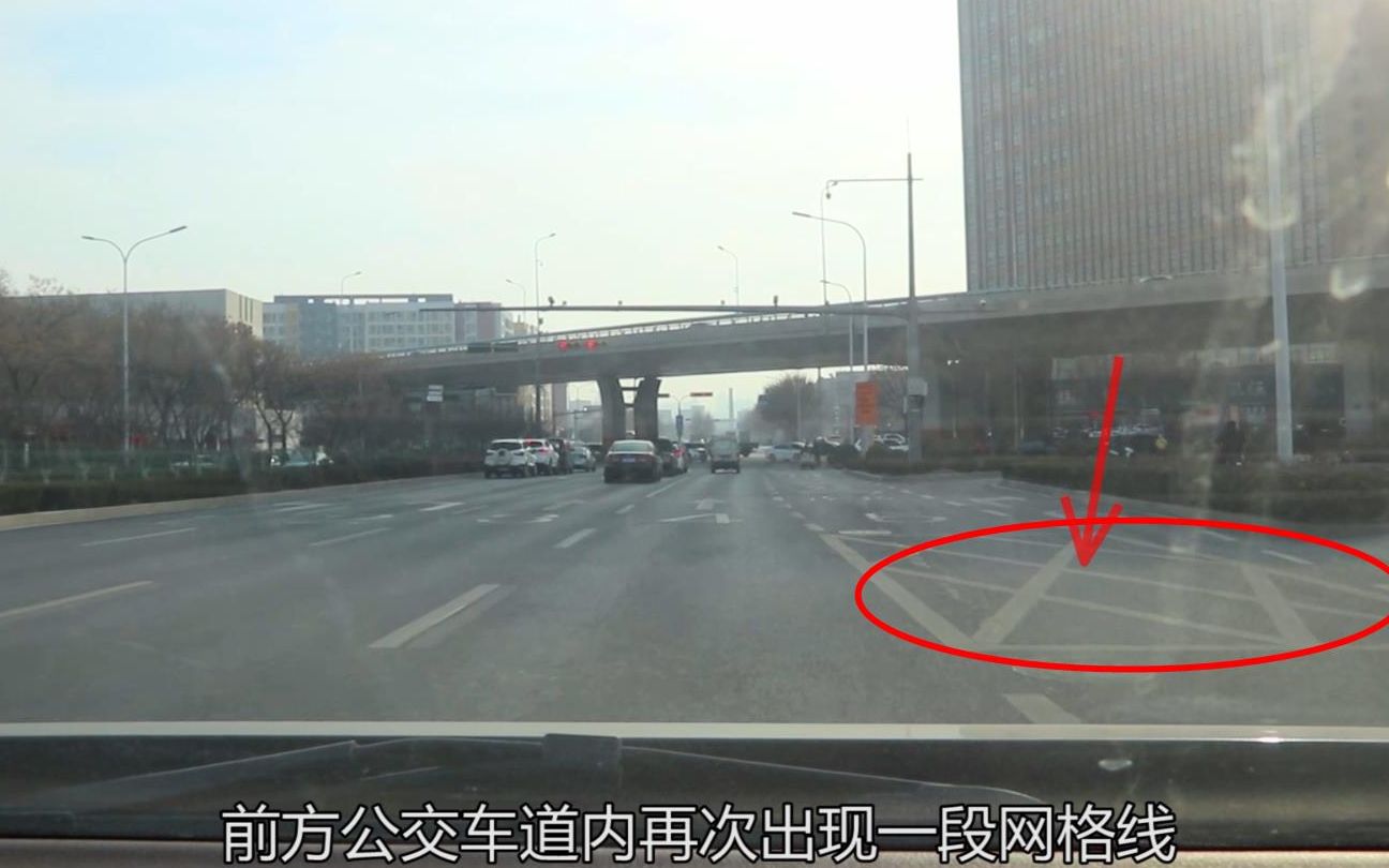 路口右转弯的三个操作技巧,实录详解,新手学会不吃亏