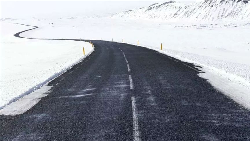 自动挡汽车如何上坡?不是一直踩住油门,挂D挡就可以了!