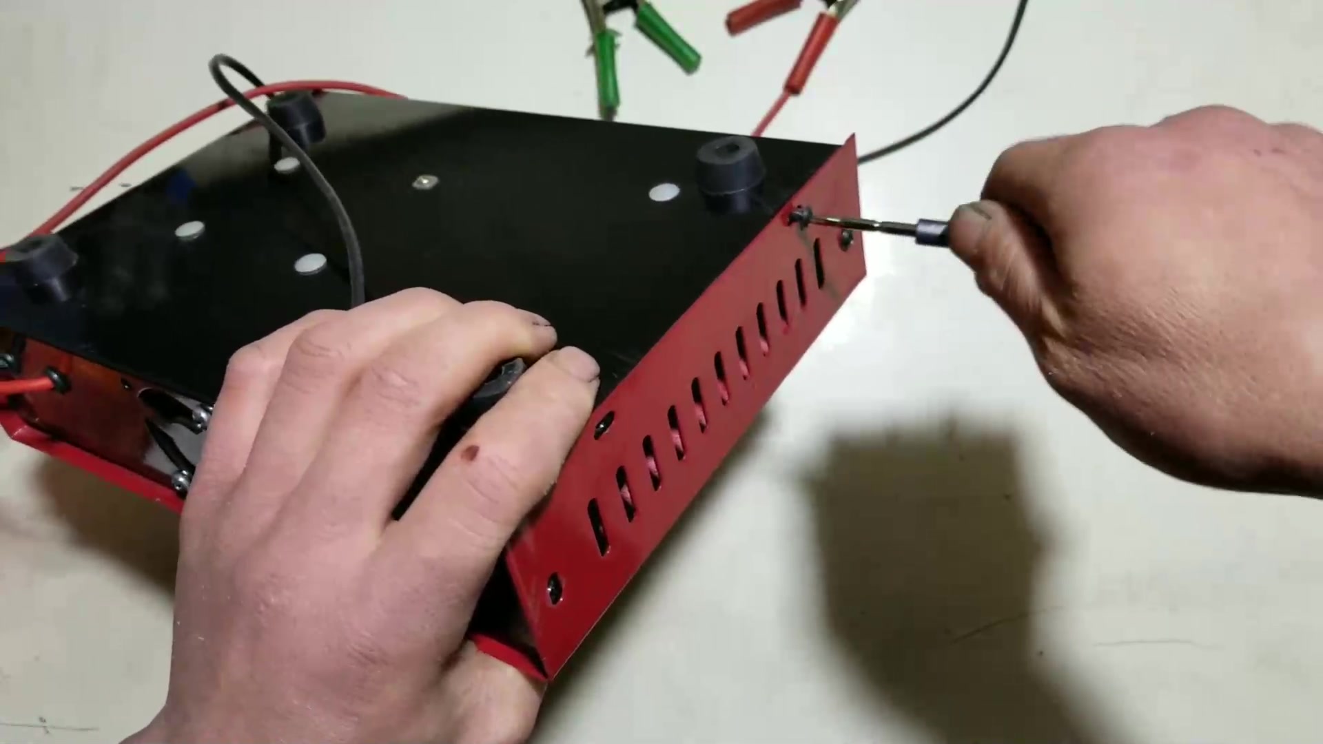 拆车用的一个蓄电池充电器练练手