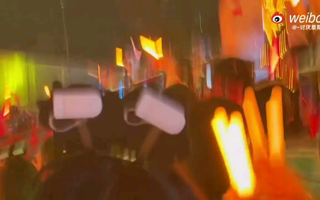 来自TF3代张极送礼物环节被抽中粉丝视角,音乐响起时宿命感好强,...