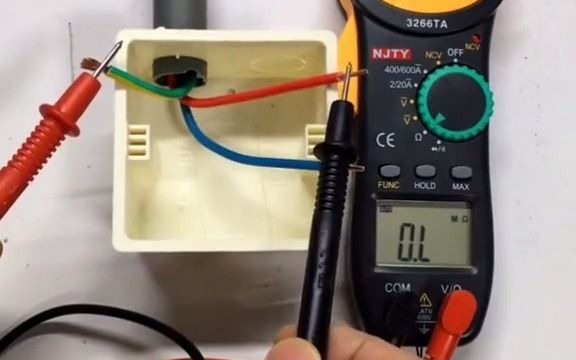 单开双控带五孔插座接线方法