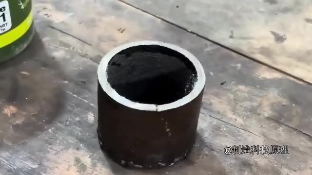 1000 个不锈钢和铂金剃须刀片和轴承球制成锋利的刀