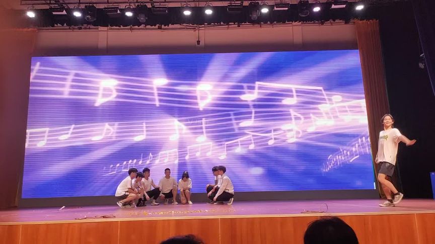 哈哈哈是你的童年吗?#晚会 #校园舞蹈 #大学生活