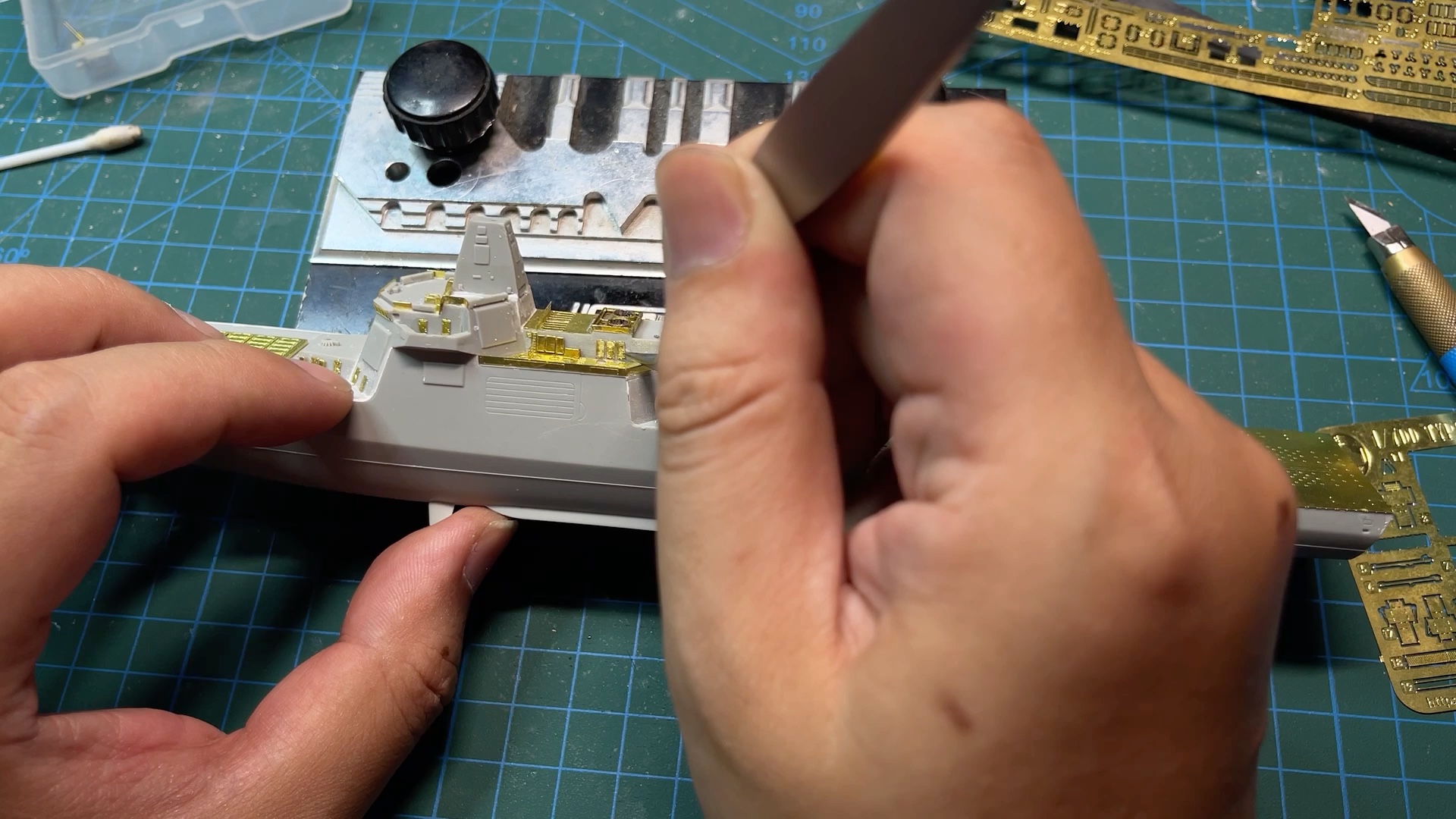 小号手1/700比例055驱逐舰蚀刻片加工