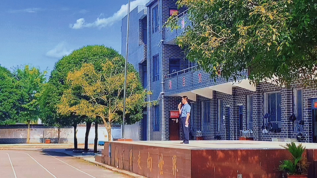 ...2022年6月28日,贵州大学阳明学院“心随律动”普法实践队与贵州省...