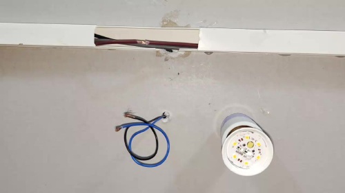 接灯不怕电!简单方法让你安全又省力(1