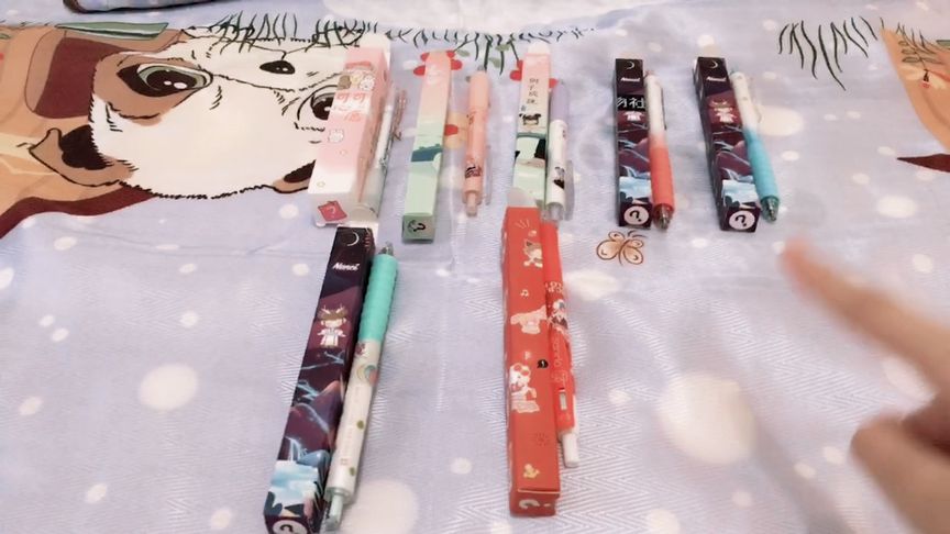 终于买到了我最爱的盲盒笔,拆完真的让我惊讶,实在富有少女心