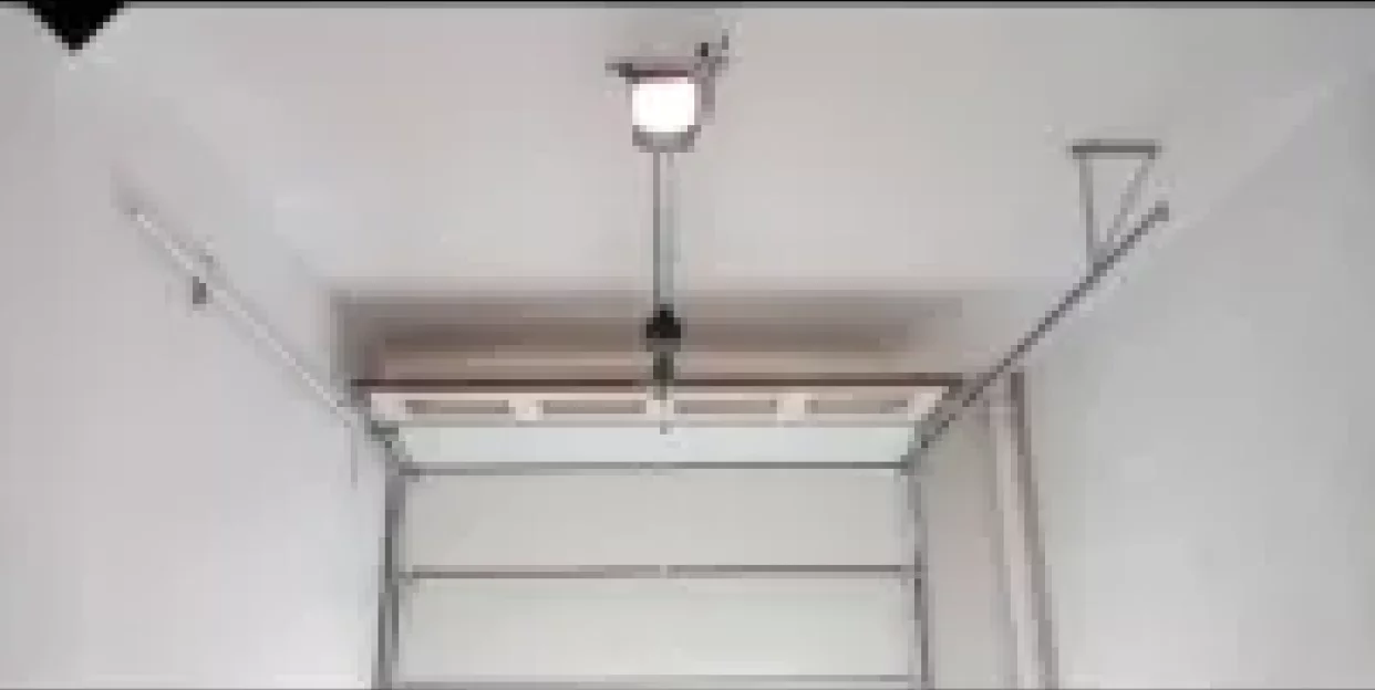 翻板车库门电机 安装效果演示 AAVAQ锐玛电机