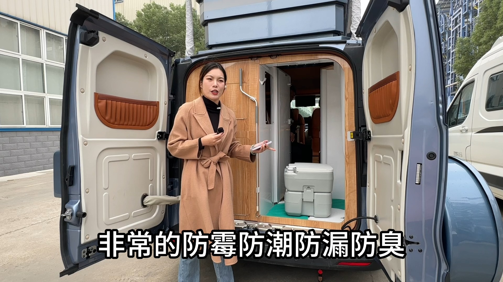 全网都在找的后双开门硬升顶低顶房车,卫生间一间多用可储物淋浴