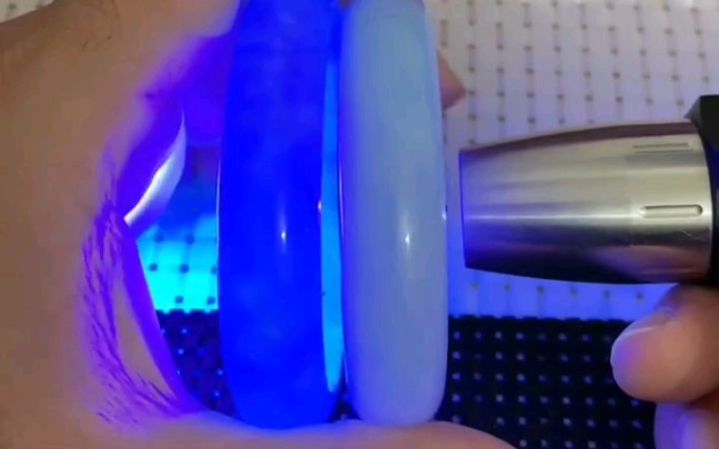 如何辨别翡翠手镯真假,你学会了没有