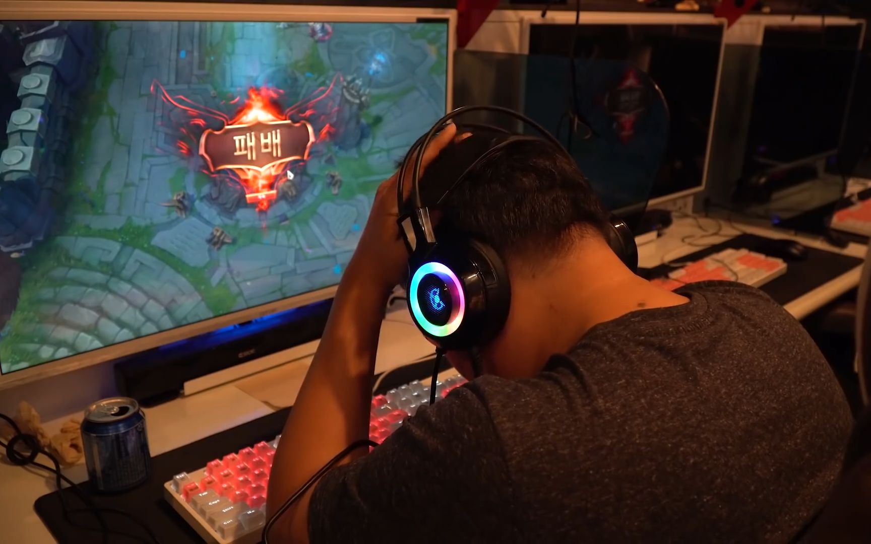 ...LOL掉分 - 年糕拉面 蛋黄酱油鸡肉饭 炸鸡肉串 茄酱热狗 芝士棒 可乐