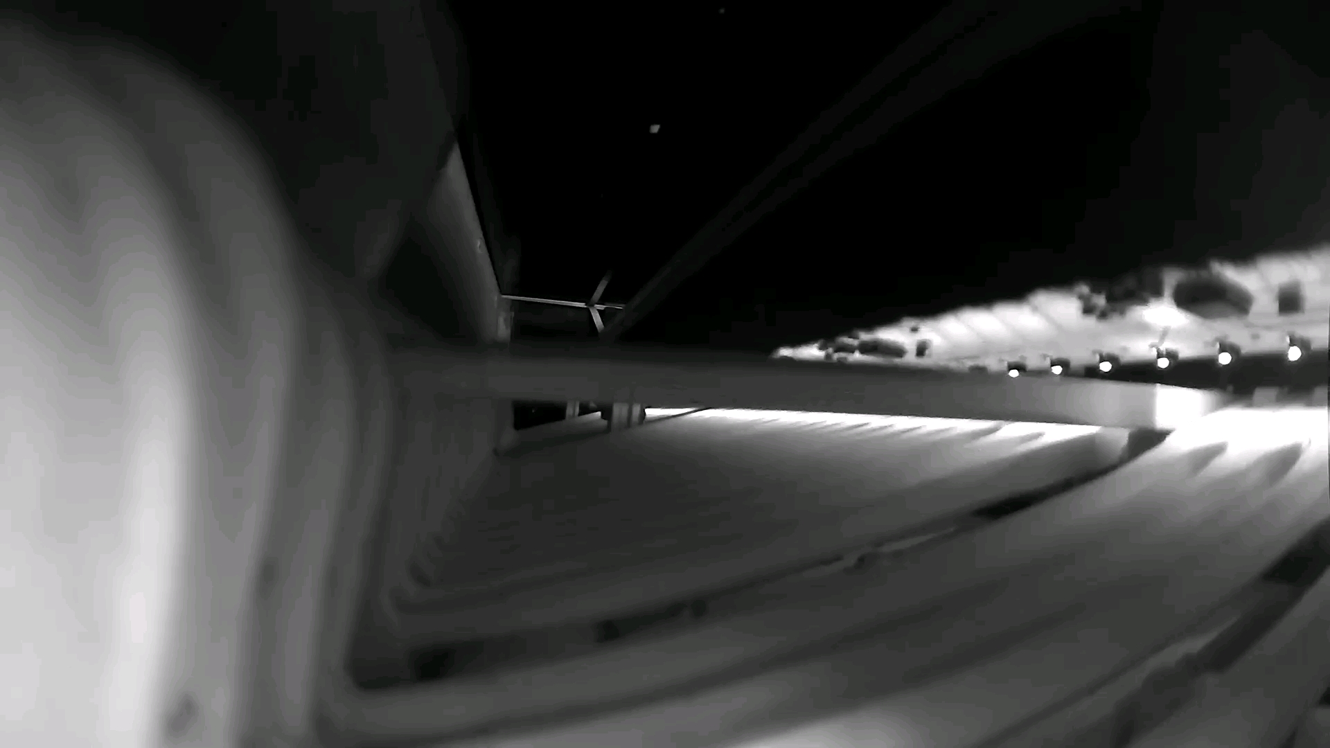 红外相机下,混合钢琴红外光学传感器的工作视频