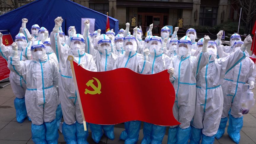 他们坚守一线,奋战在抗疫最前线,他们防护服下的臂膀身躯