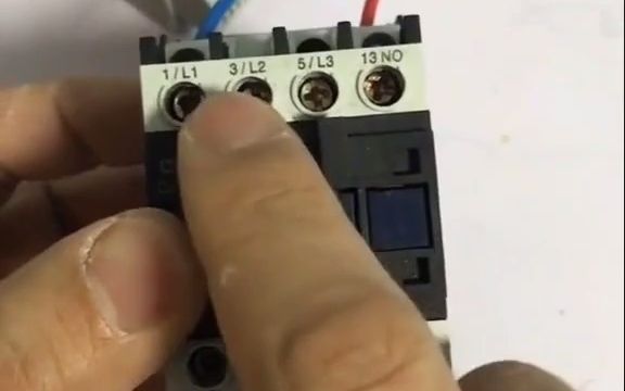 接触器的工作原理