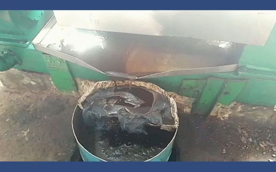 加纳客户反馈棕榈仁油榨油机设备运行视频