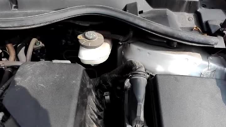 这是一汽丰田卡罗拉的制动液加油罐「来自懂车帝车友圈」