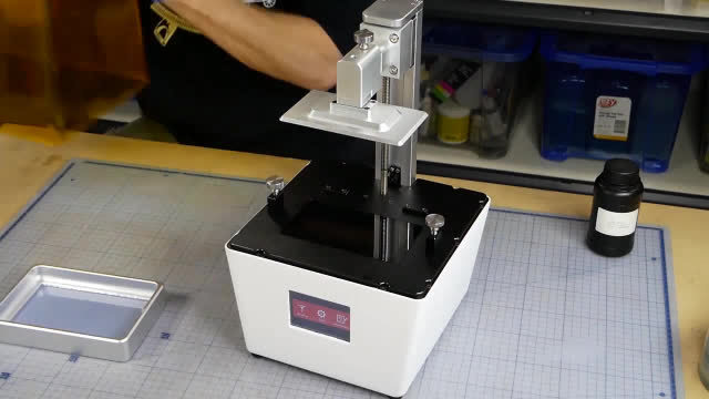 真会玩,老外用3D打印技术制作房子模型,整个过程太有意思了