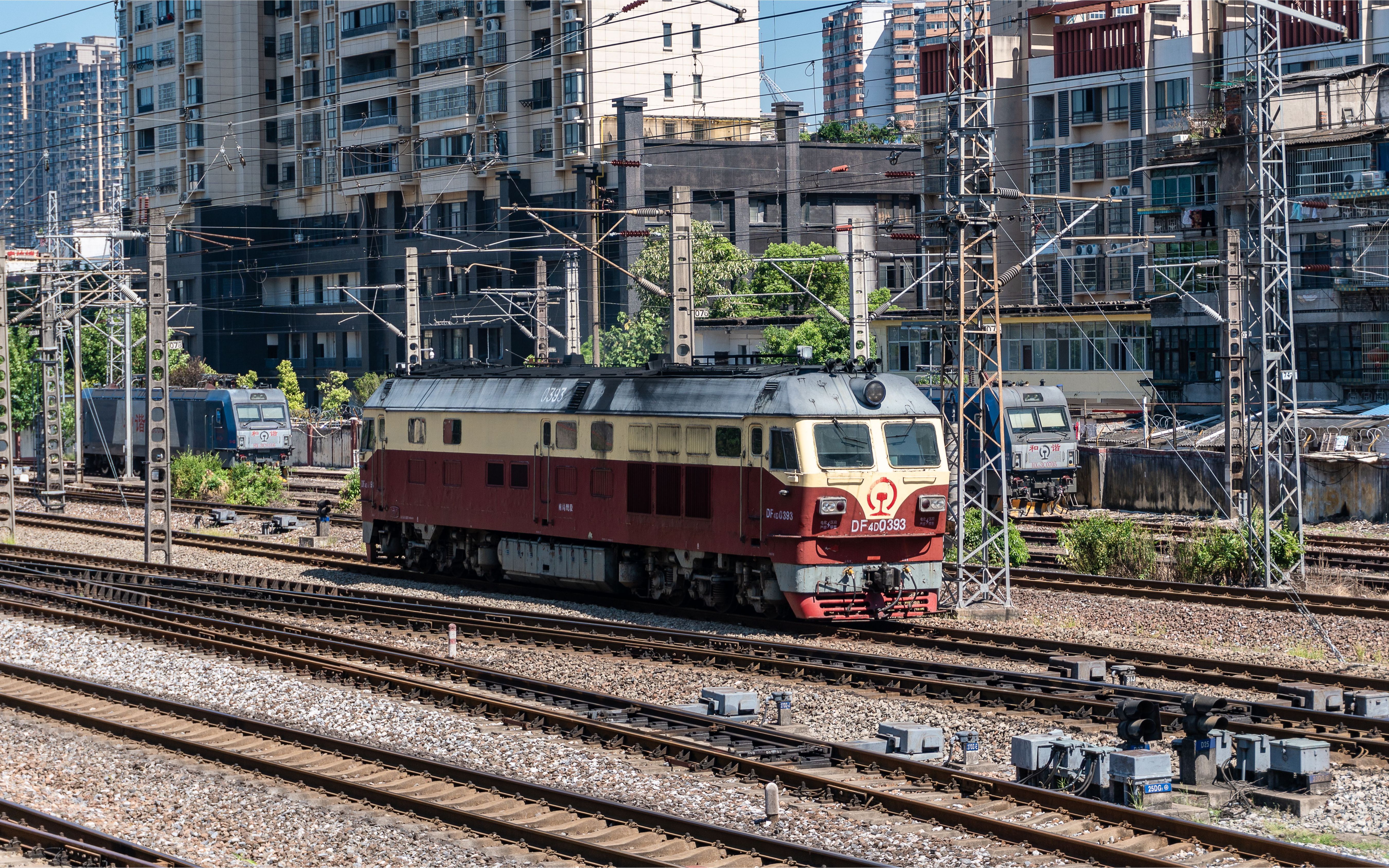 【沪昆铁路】K8715次列车离开贵溪站,K115KM/H达速运行到达鹰潭站