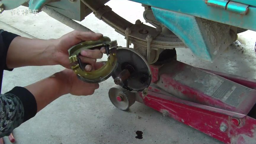 电动三轮车,刹块和轮毂安装方法