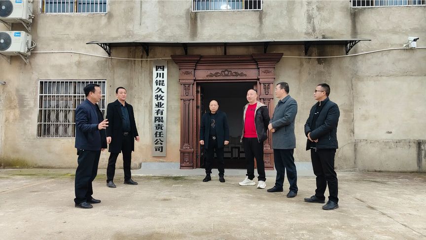 政府领导关心商会会员民营企业。