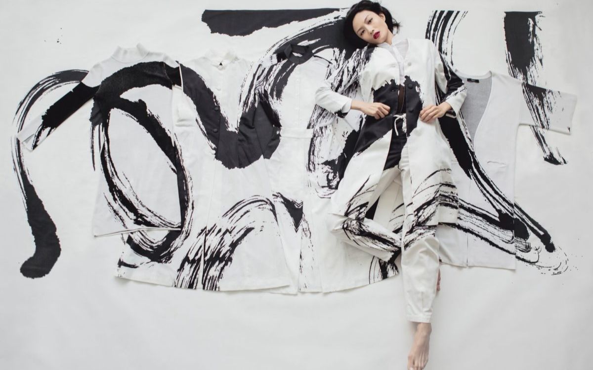 台湾书法家董阳孜:时尚x艺术跨界展