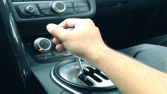 12款科帕奇挂倒挡顿挫感很强是什么问题?