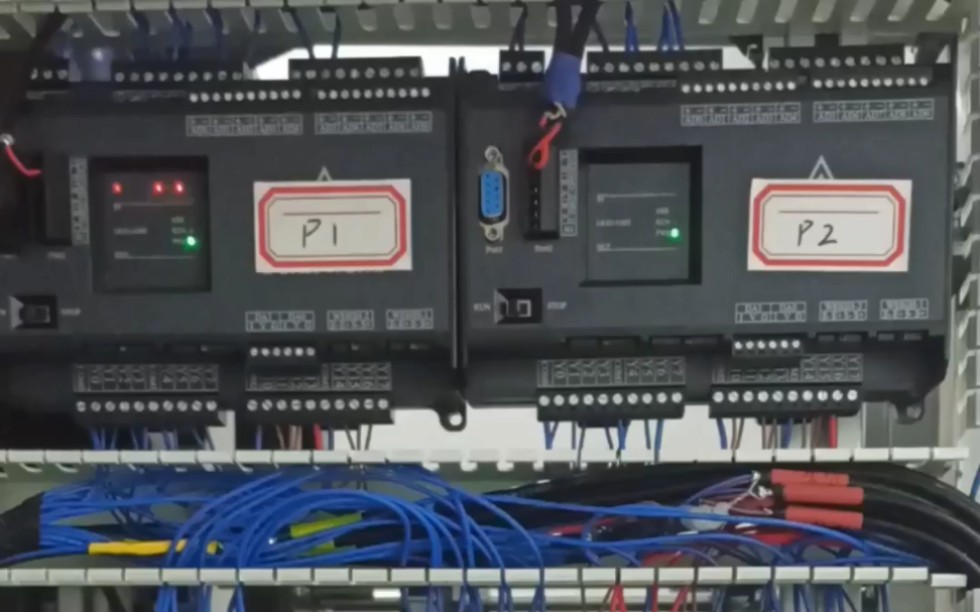 三个PLC组网,同时驱动20个步进电机,指示灯的情况