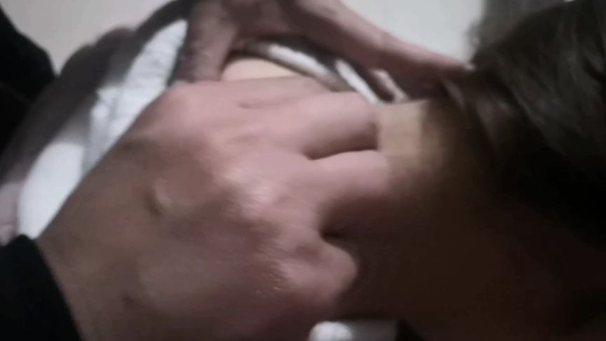刮痧拔罐治感冒的操作方法