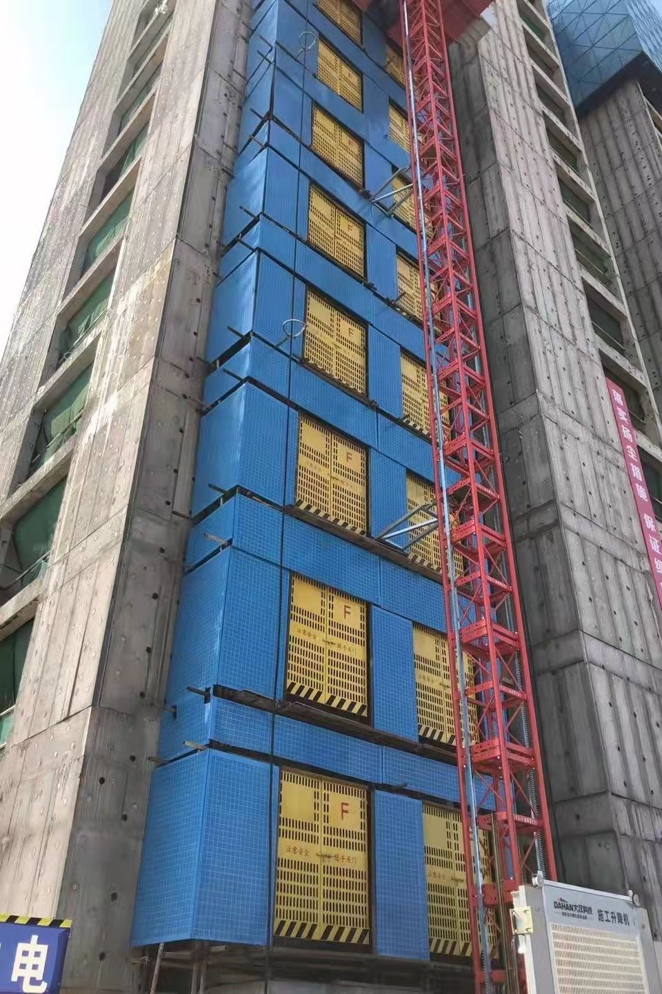 楼层外用施工电梯门A抚顺楼层外用施工电梯门厂家