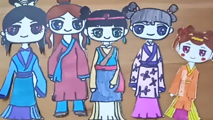 小朋友自己画并裁剪完成的古装彩色纸人,从休息到起床换衣服