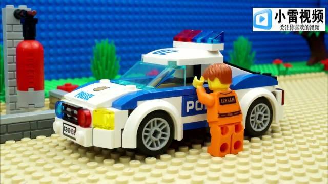乐高卡通:乐高警察立志健身,想象自己力大无穷勇抓坏人
