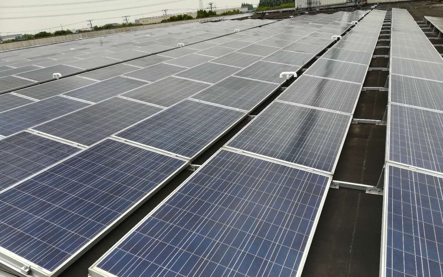 光伏组件功率为啥越做越大?中环隆基单晶硅片尺寸之争导致了啥