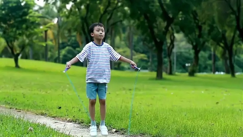 孩子不长个,家长很着急3个长高运动让孩子练起来