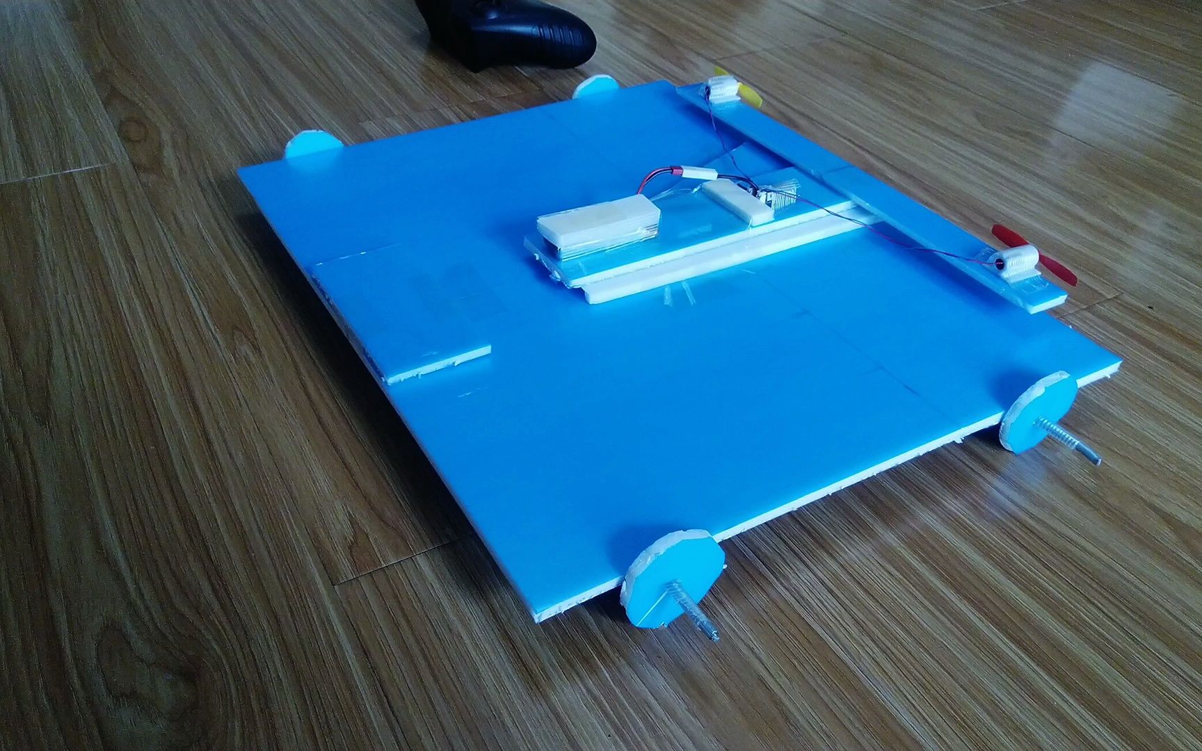 【武汉纸飞机】试验平台——泡沫板小车2