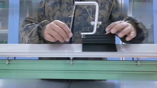 气垫导轨上的动量守恒