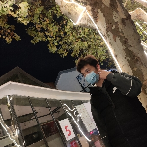 啾啾Ben 